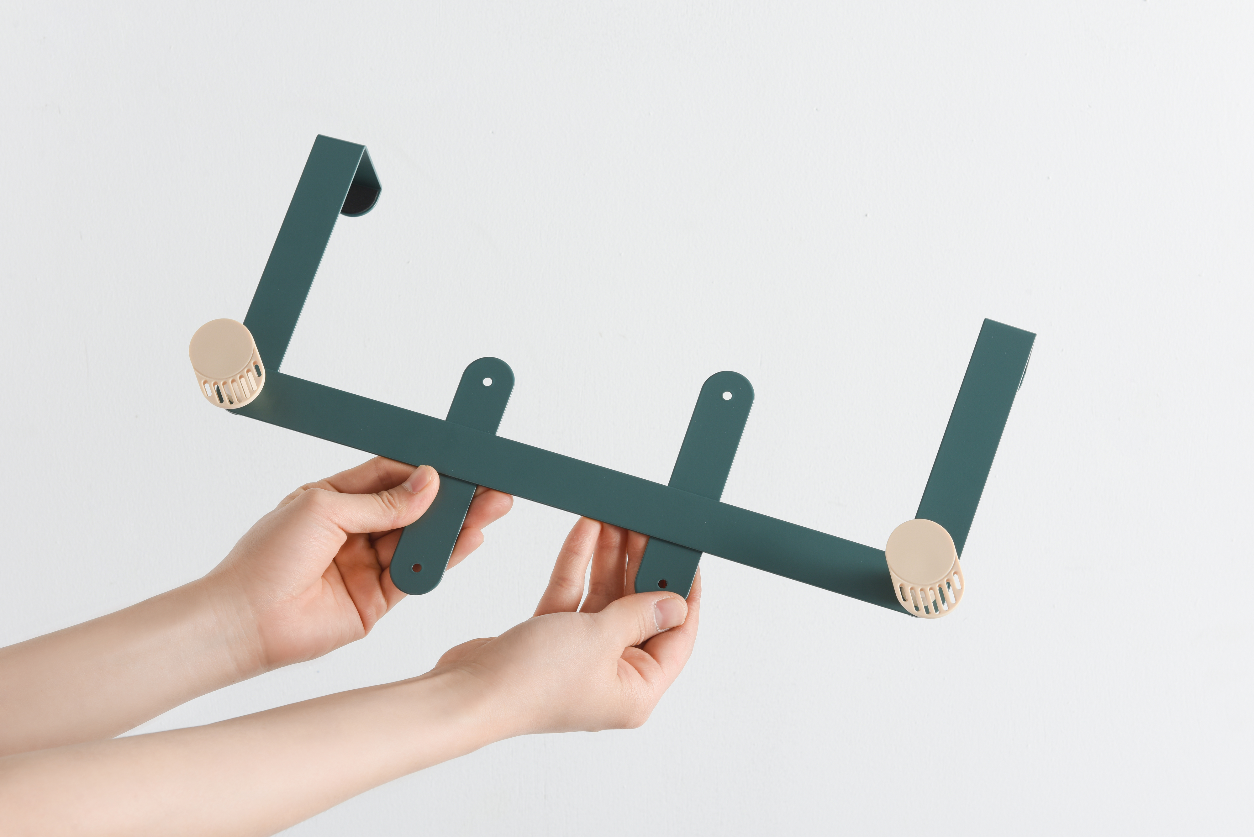 Ripley - COLGADOR MULTIUSOS LUIKA PARA PUERTA DE DORMITORIO BAÑO O ...