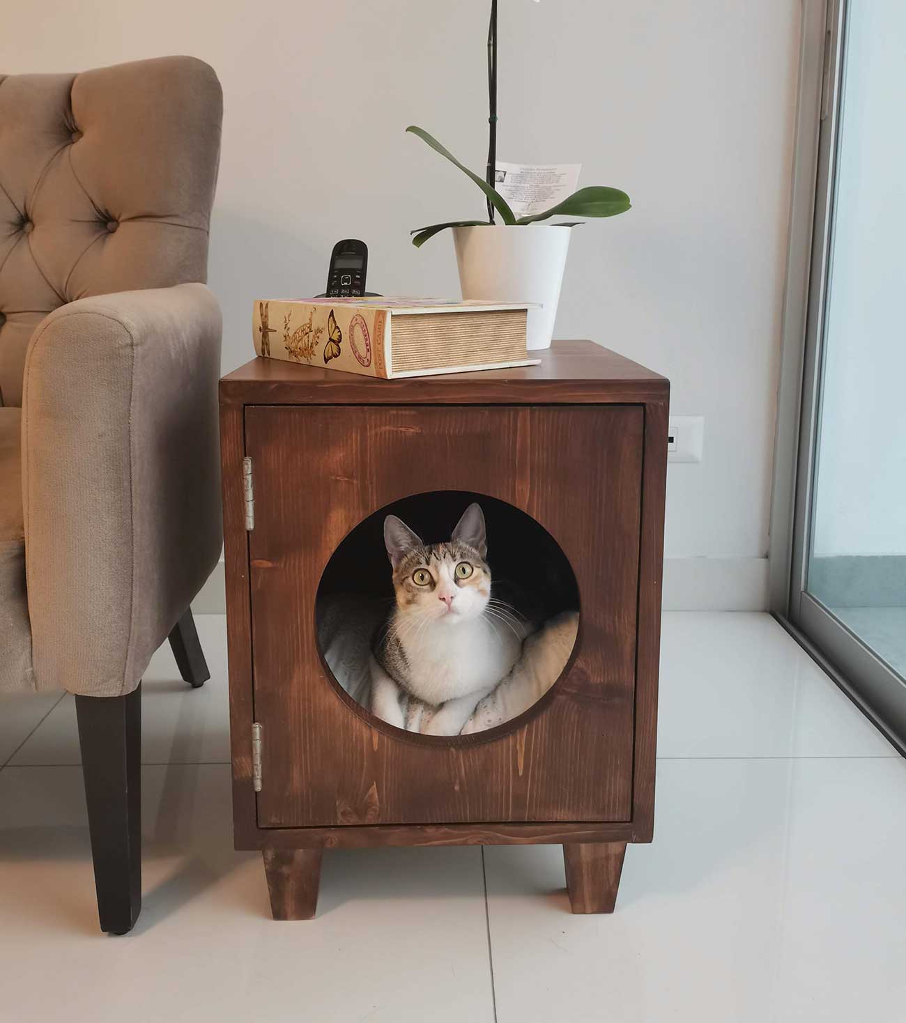 Ripley - MUEBLE FUNCIONAL MADERA GATOS Y PERROS PUERTA CÍRCULO MIAUU ...