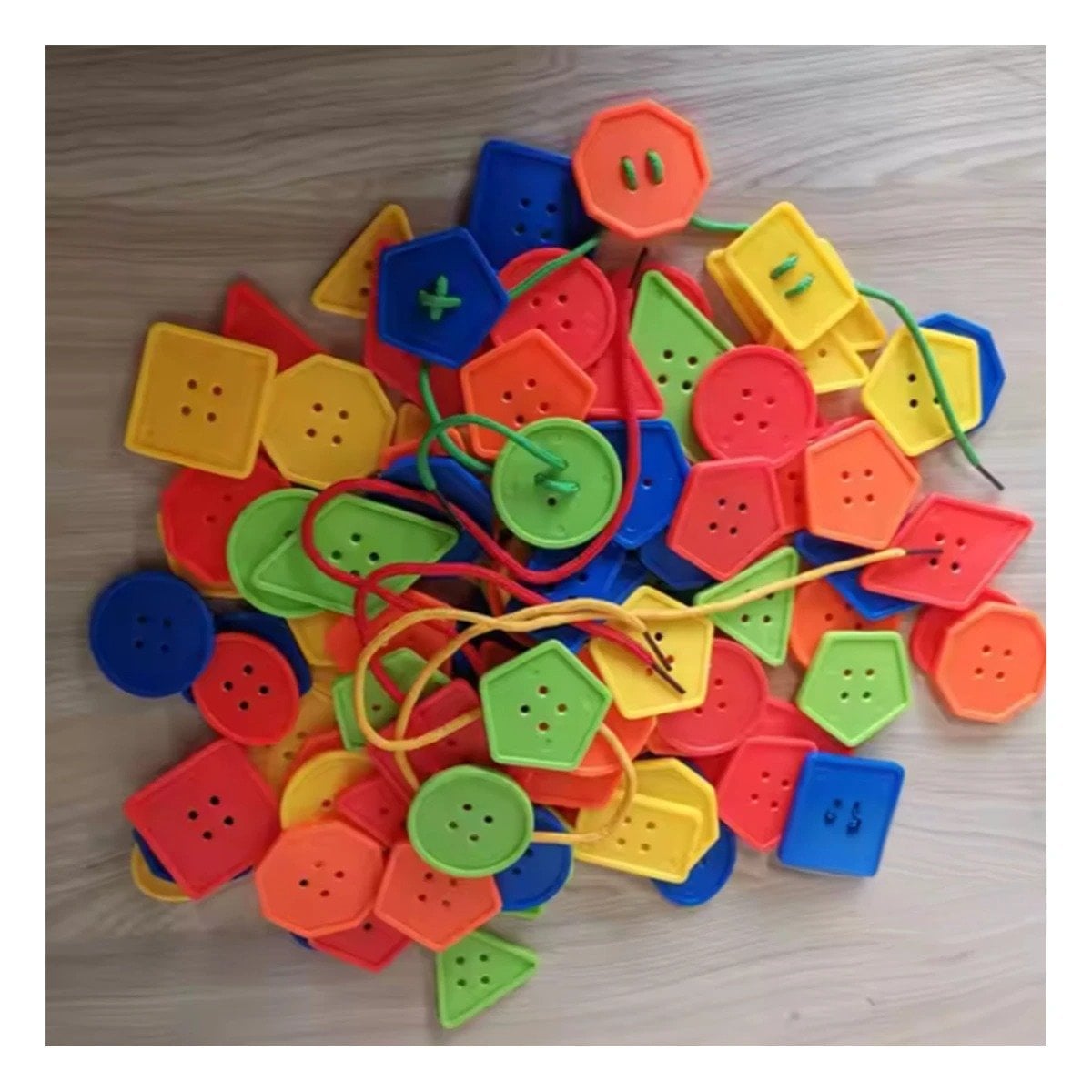 PACK4 KIT ESCOLAR DE BOTONES CON FORMAS GEOMETRICAS PARA JUEGO GUIADO