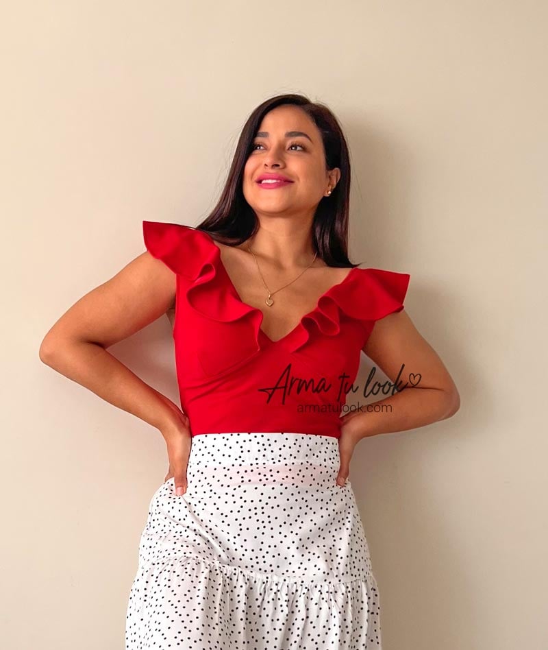 BLUSA VERONICA ESCOTE V CON OLANES
