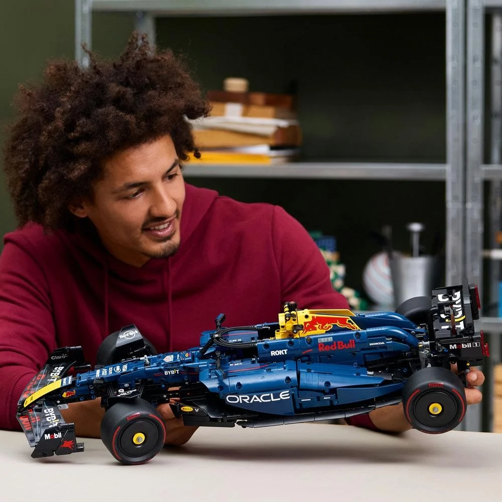 COCHE LEGO ORACLE RED BULL RACING 1361 PIEZAS RB20 F1 FORMULA 1