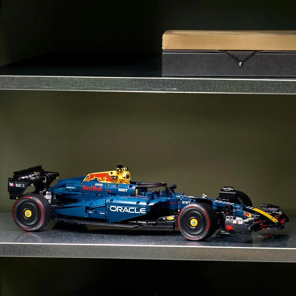 COCHE LEGO ORACLE RED BULL RACING 1361 PIEZAS RB20 F1 FORMULA 1