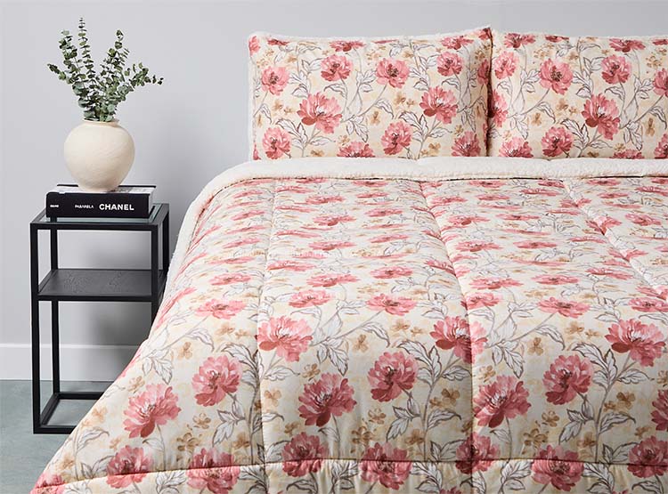 EDREDÓN RIPLEY HOME FLORES KING MICROFIBRA PALO ROSA ESTAMPADOS